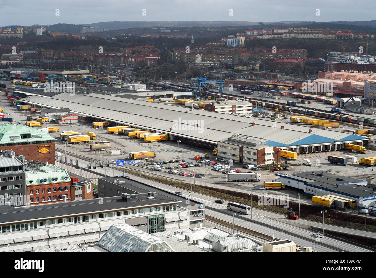 Dhl distribution hi-res stock photography and images - Alamy
