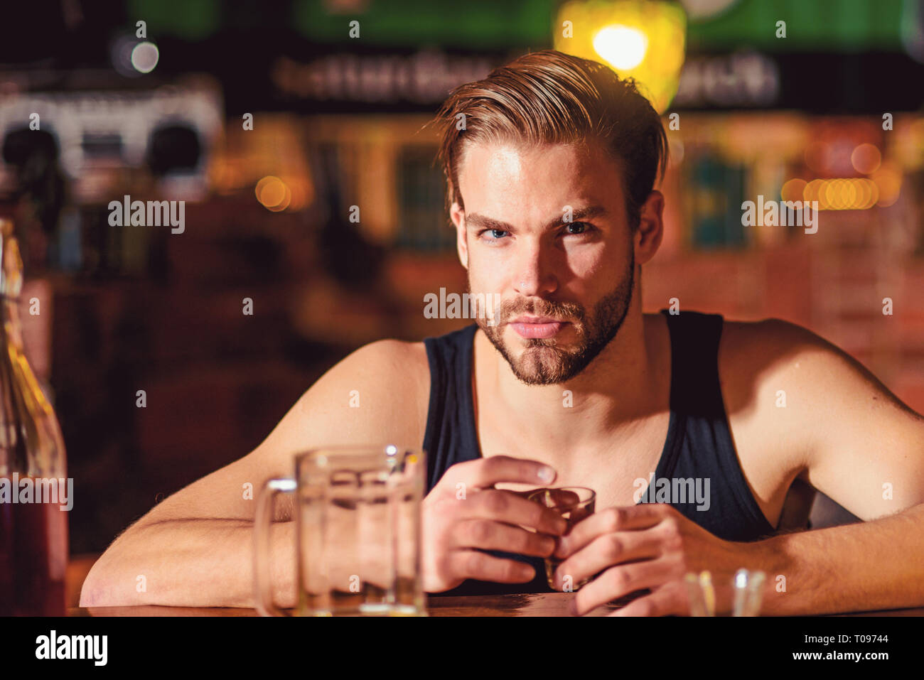 Grabbing a drink hi-res stock photography and images - Alamy