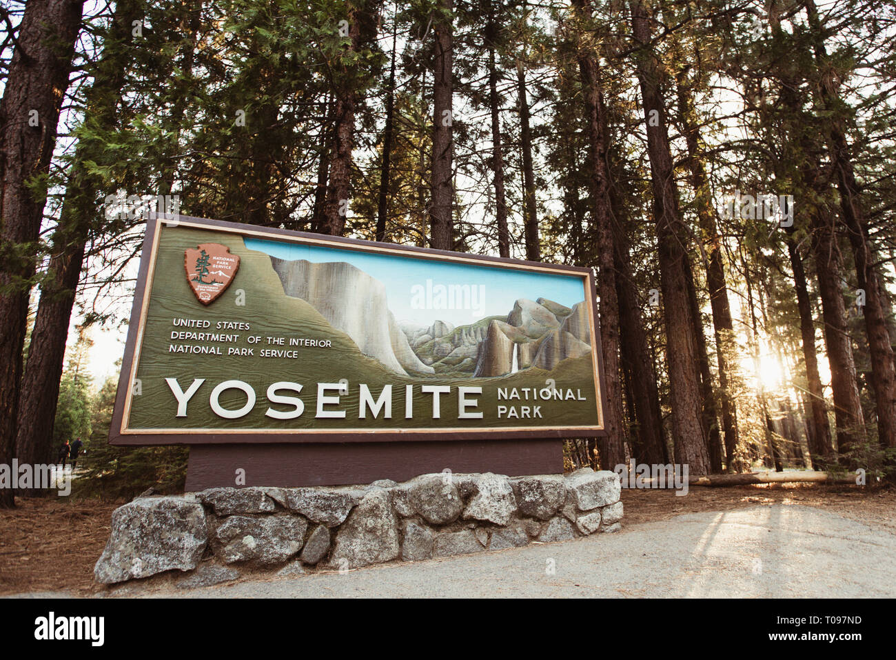 Entrance sign yosemite national park hi-res stock photography and ...
