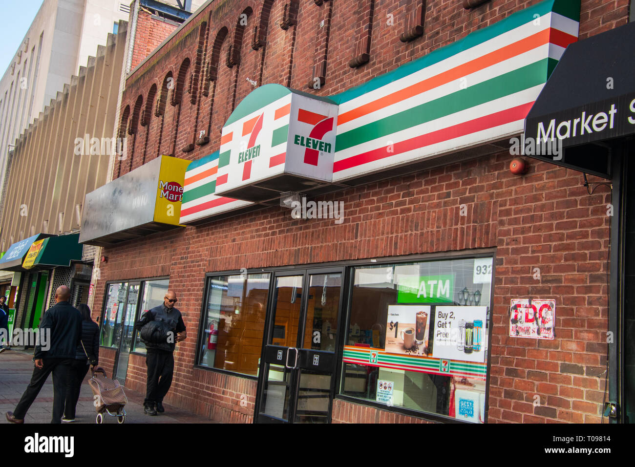 Seven eleven usa store hi-res stock photography and images - Alamy