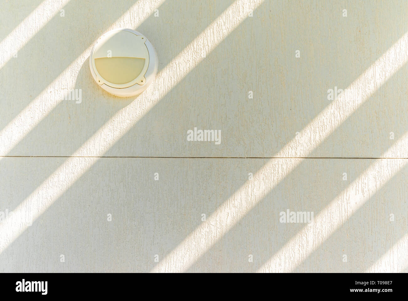 Outdoor light fixture hi-res stock photography and images - Alamy