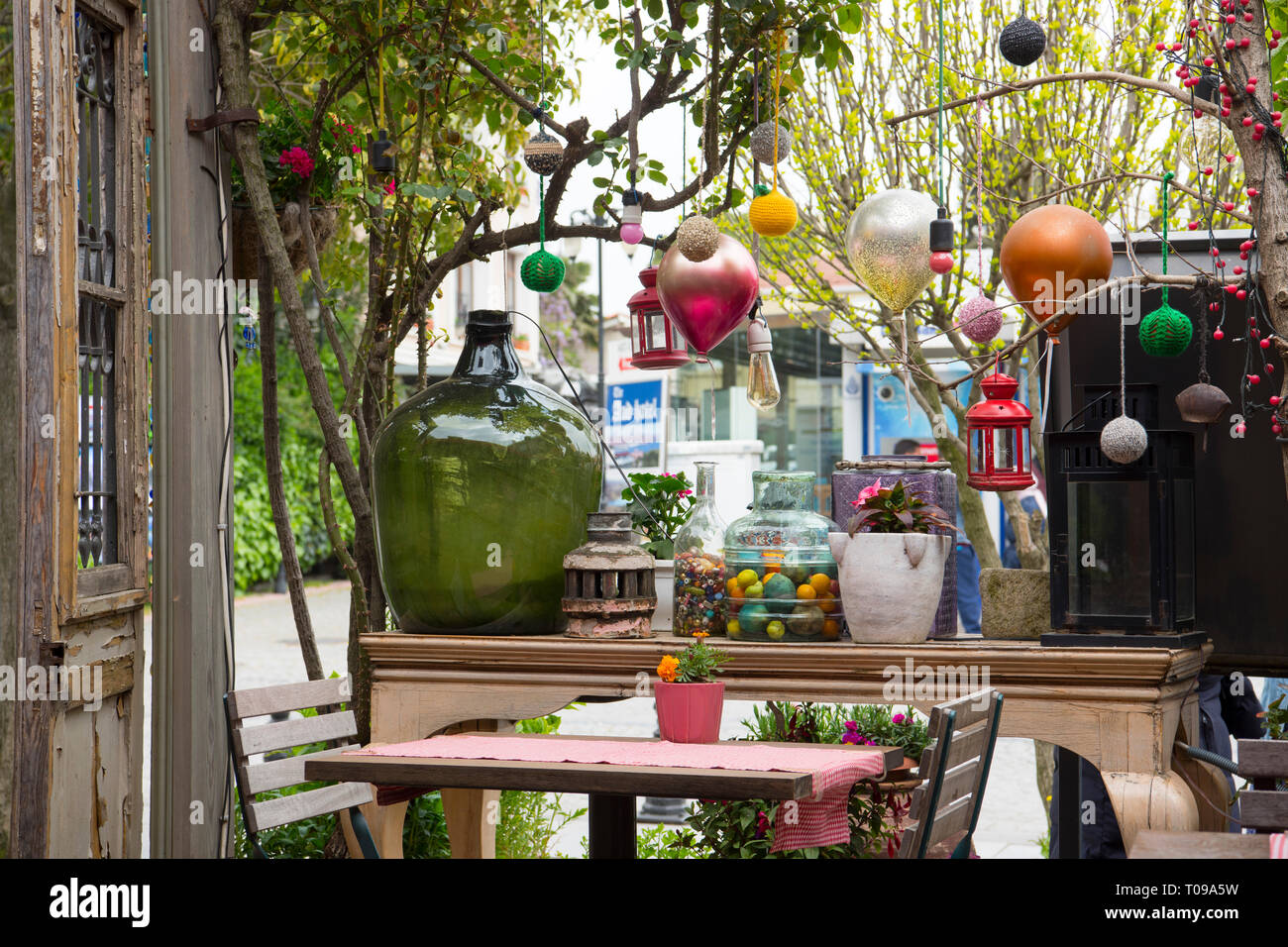 Medusa restaurant hi-res stock photography and images - Alamy