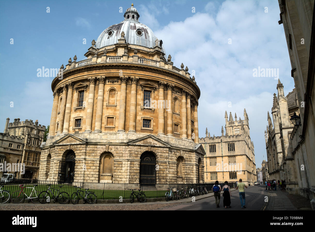 The circular building, Radcliffe Camera in Radcliffe Square,Oxford ...