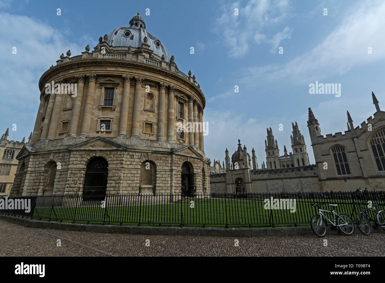 The circular building, Radcliffe Camera in Radcliffe Square,Oxford ...