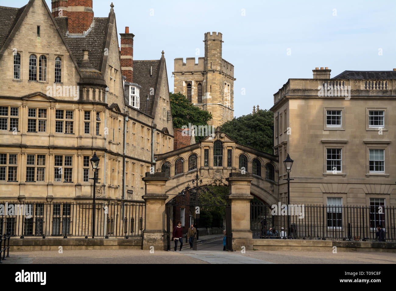 The Bridge of Sights and New College Tower in New College Lane, Oxford ...