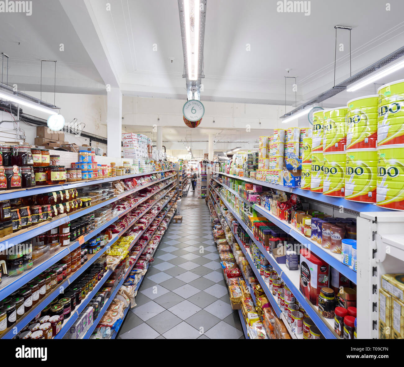 Department store interior 1935 hi-res stock photography and images - Alamy