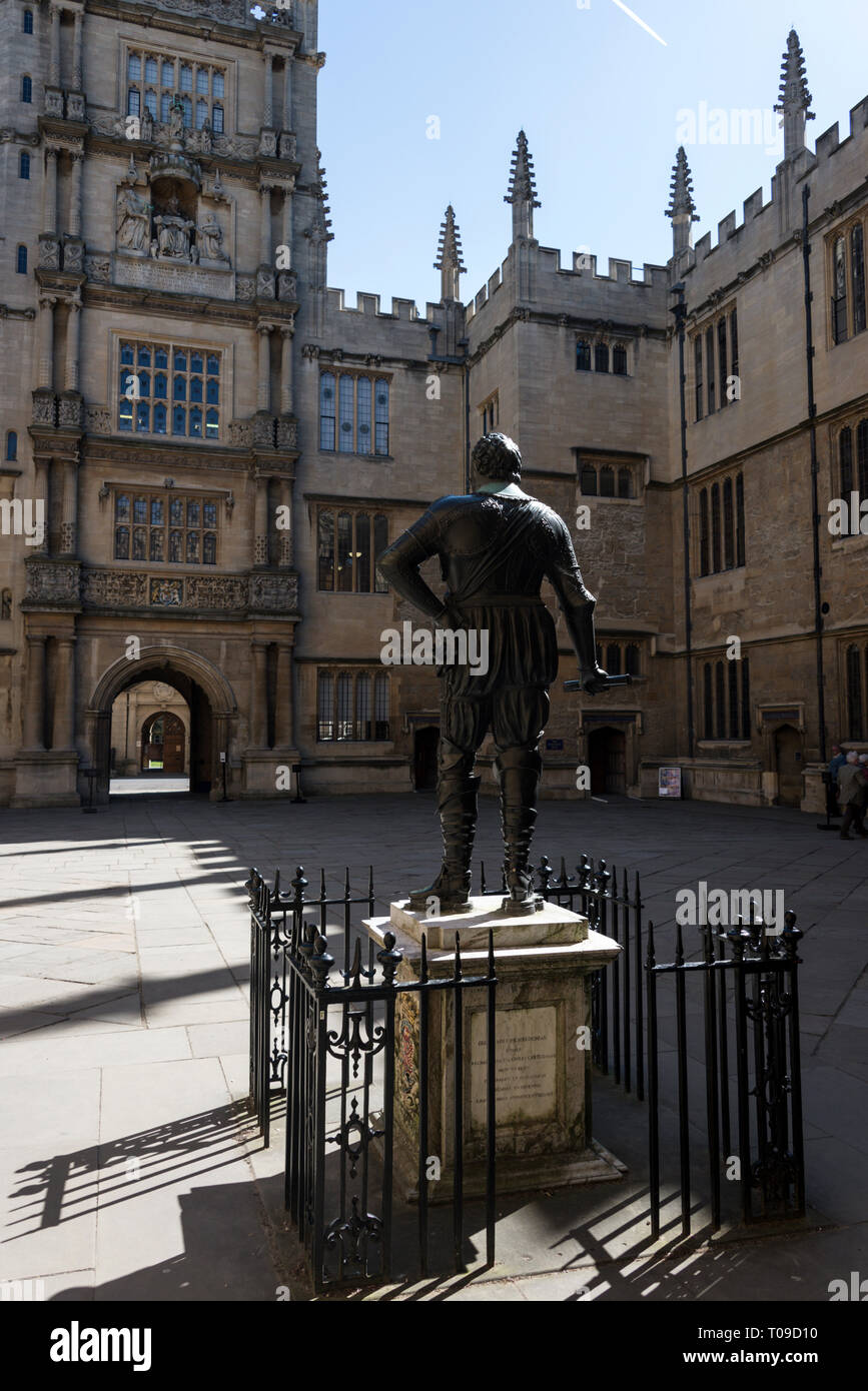 Statue william herbert bodleian library hi-res stock photography and ...