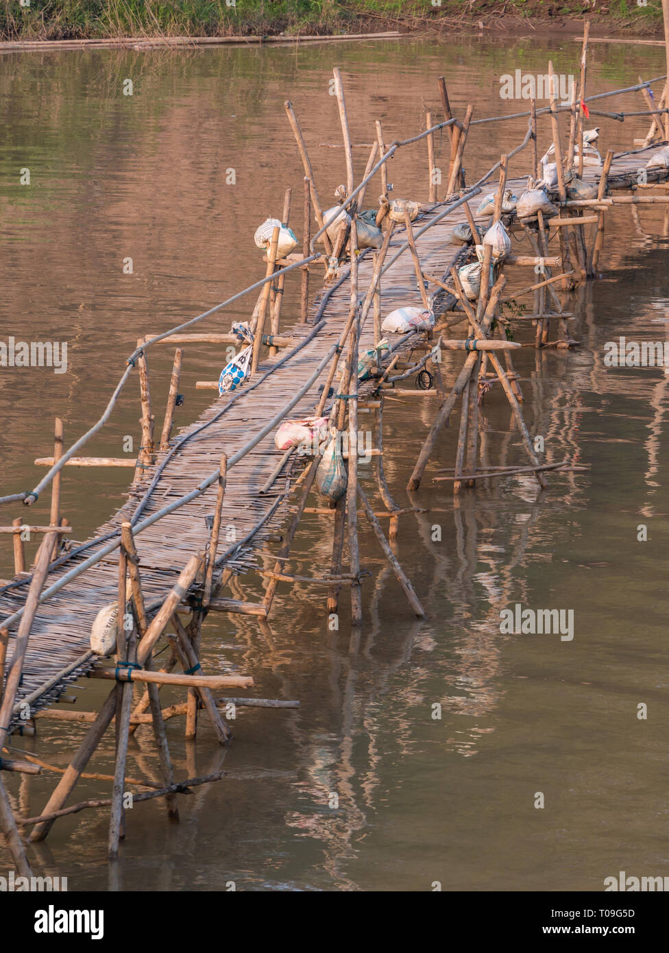 Bamboo construction hi-res stock photography and images - Alamy