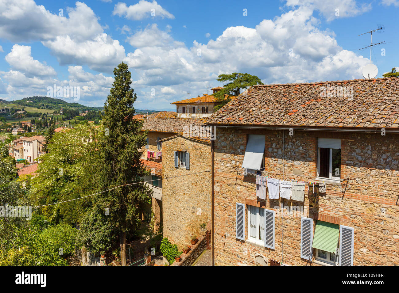 Italian residential building hi-res stock photography and images - Alamy