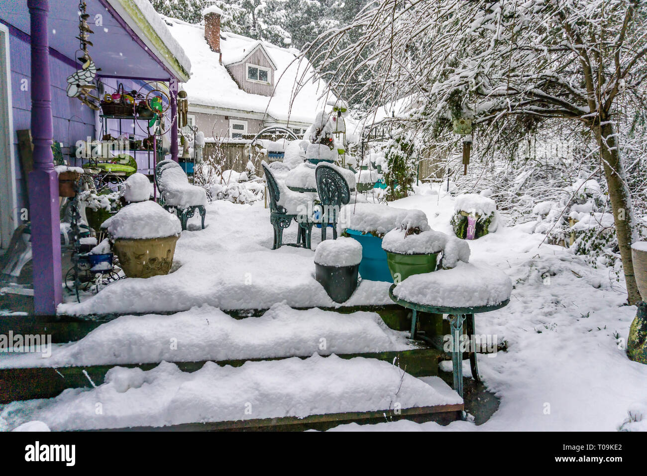 Back porch hi-res stock photography and images - Alamy