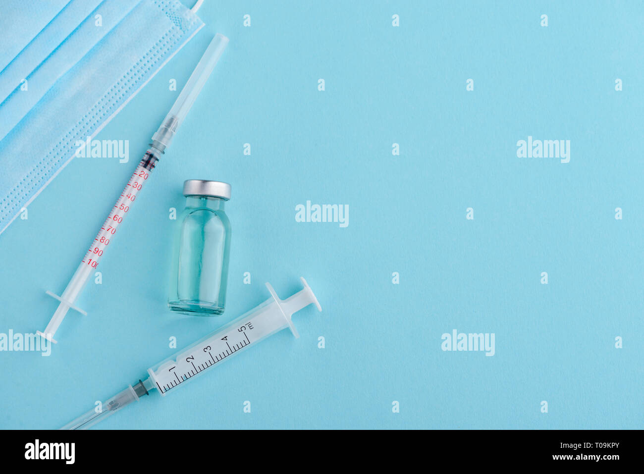 Subcutaneous syringes hi-res stock photography and images - Alamy