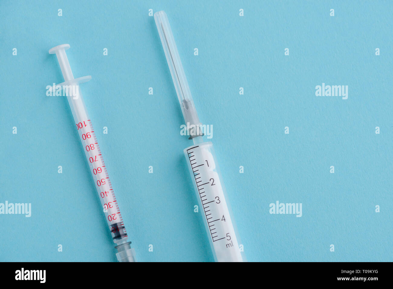Subcutaneous syringes hi-res stock photography and images - Alamy