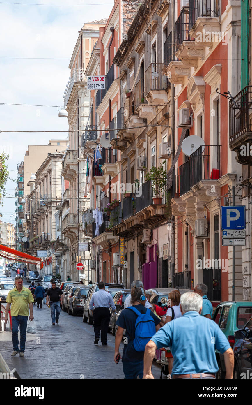 Narrow streets catania italy hi-res stock photography and images - Alamy