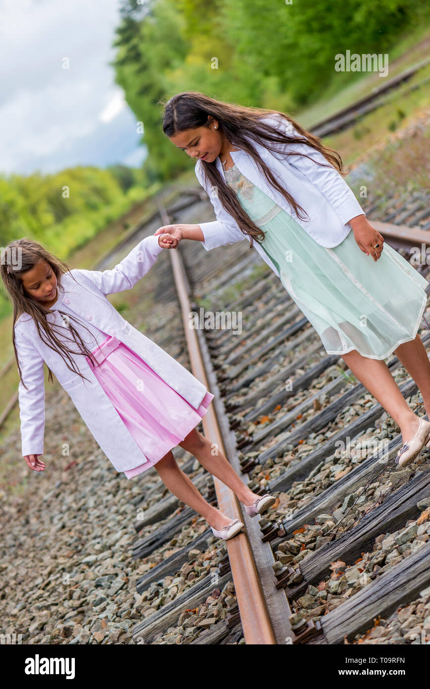 Kids walking race track hi-res stock photography and images - Alamy