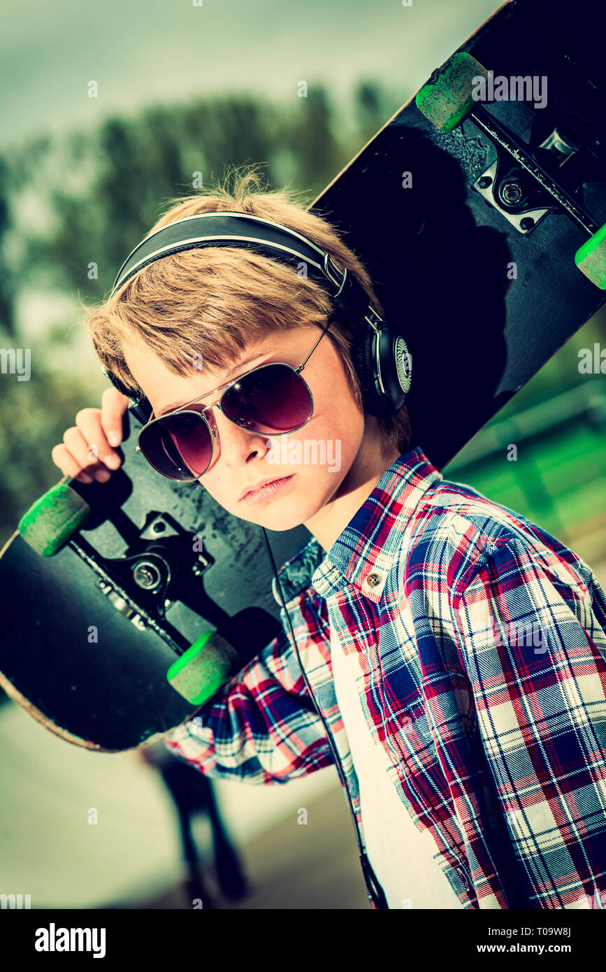 Skater boy hi-res stock photography and images - Alamy