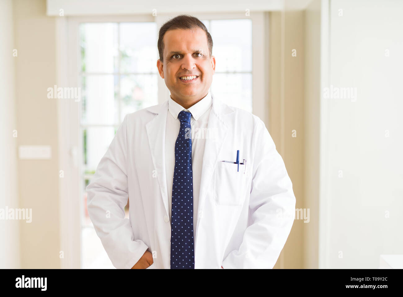 Indian medic man wearing hi-res stock photography and images - Alamy