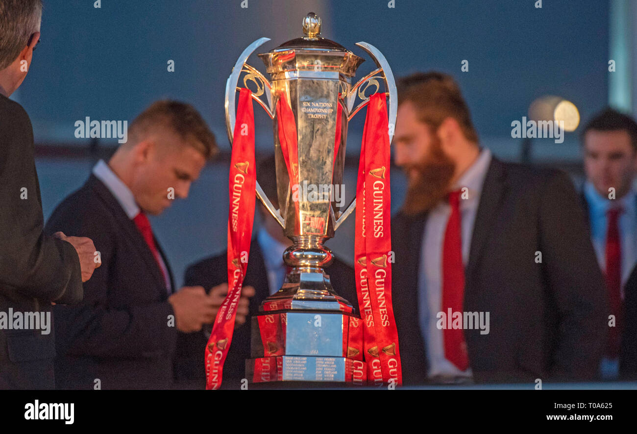 Welsh grand national trophy hi-res stock photography and images - Alamy