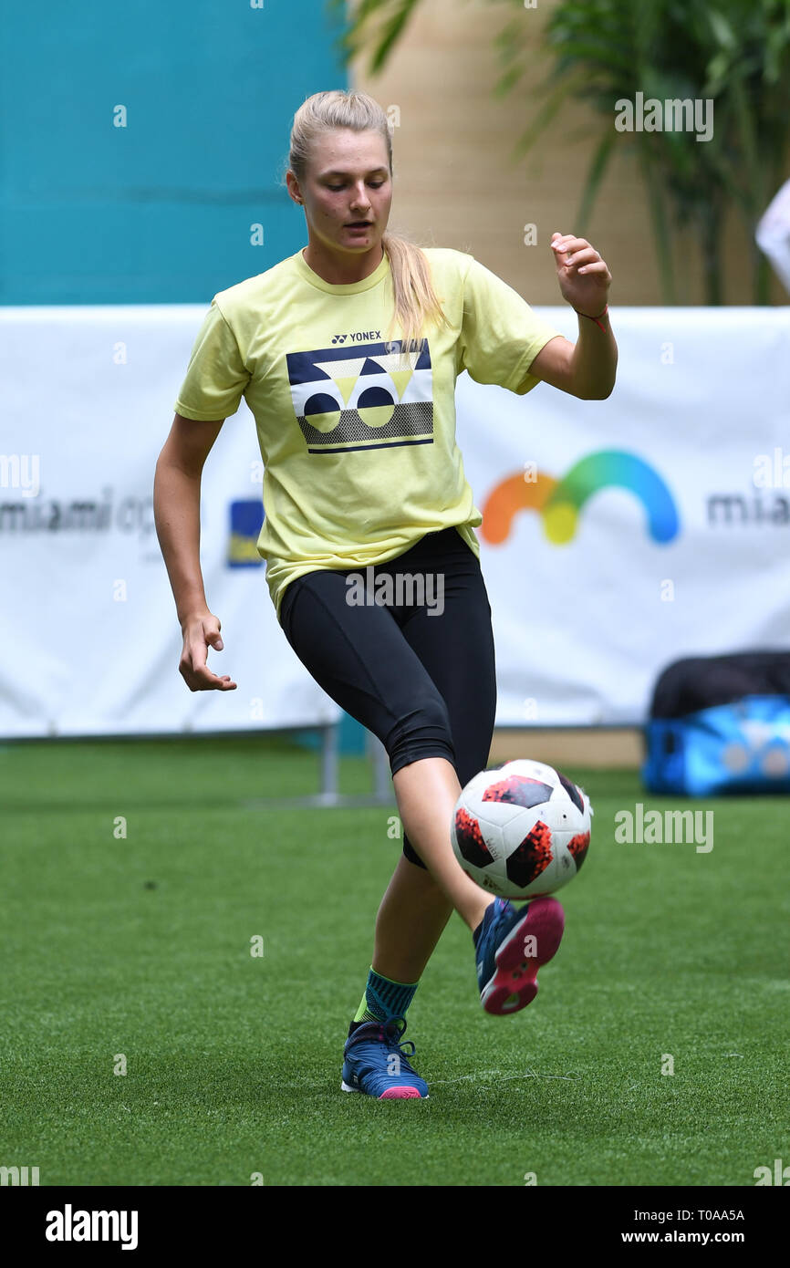 Dayana yastremska practice hi-res stock photography and images - Alamy