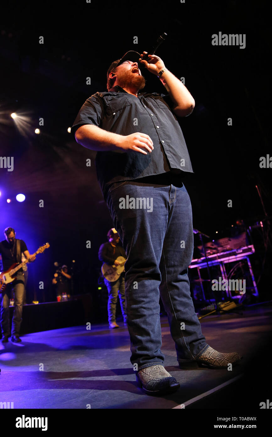 Sydney, NSW, Australia. 19th Mar, 2019. US Country music singer LUKE ...