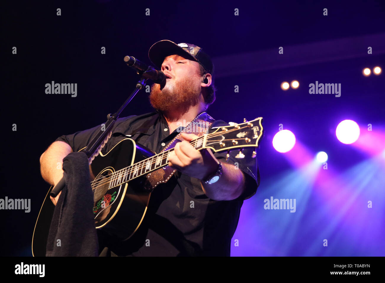 Luke combs hi-res stock photography and images - Alamy