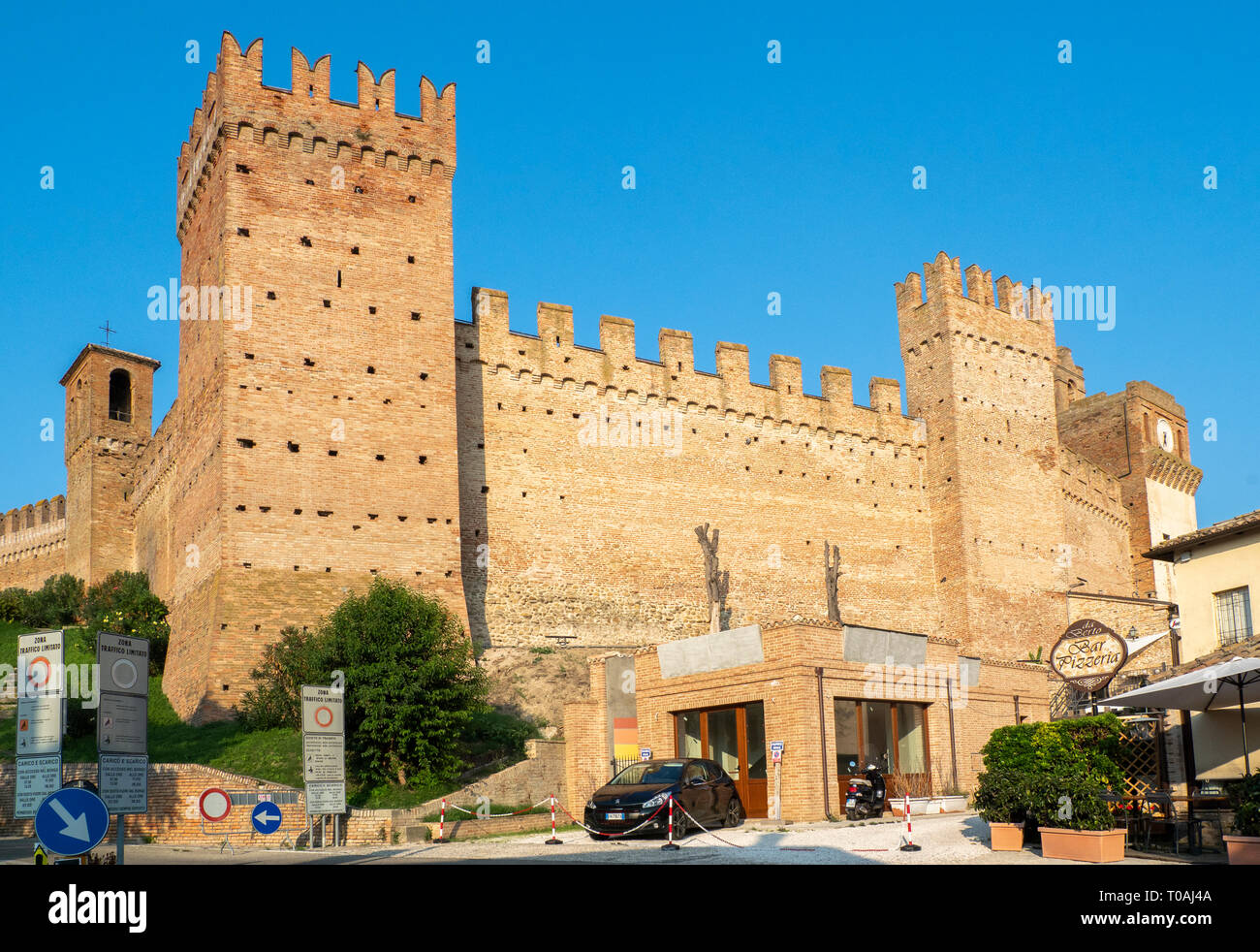 Gradara castle hi-res stock photography and images - Alamy