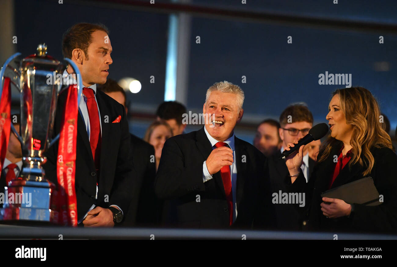 Sports journalist catrin heledd hi-res stock photography and images - Alamy