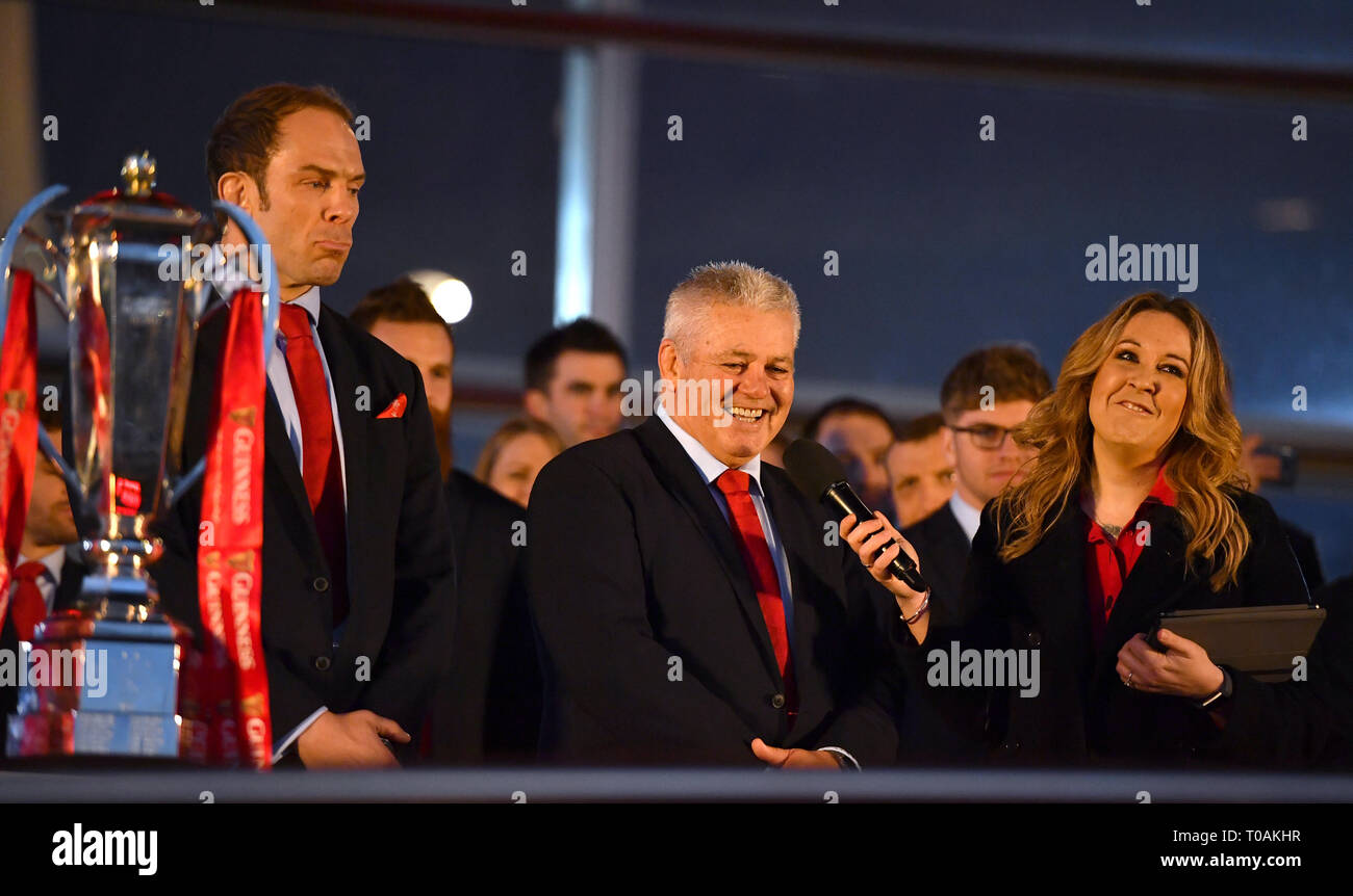 Sports journalist catrin heledd hi-res stock photography and images - Alamy
