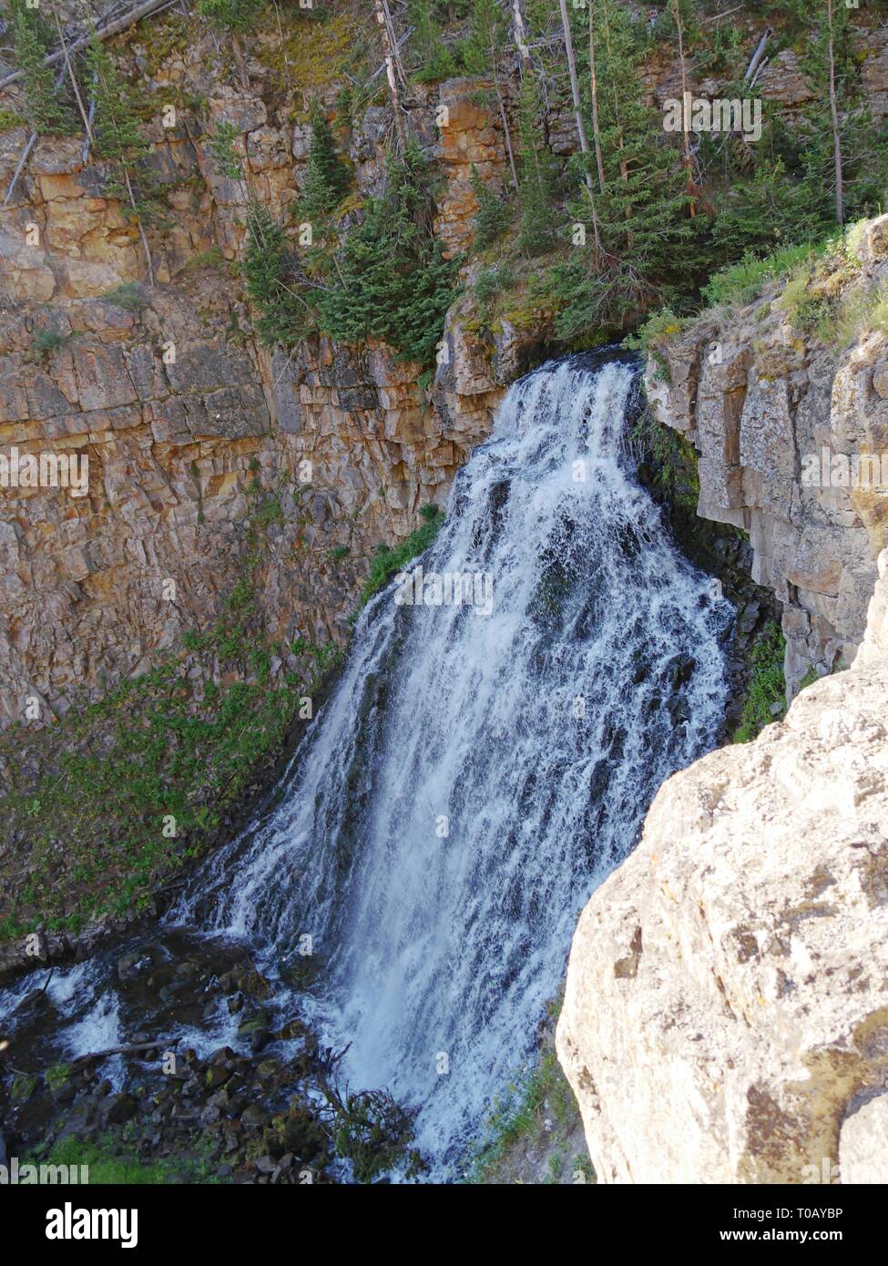 Top of yellowstone waterfall hi-res stock photography and images - Alamy