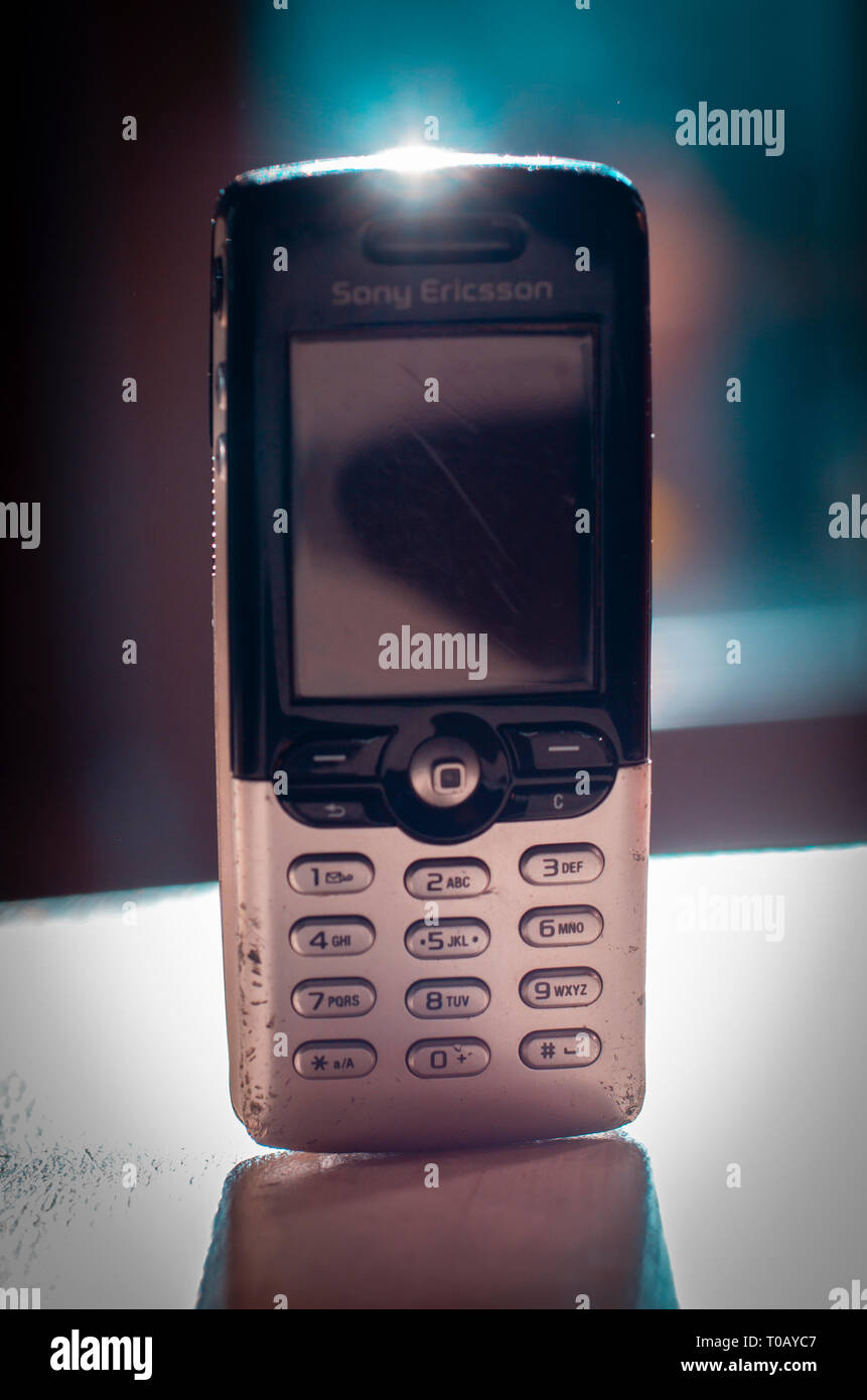 Retro cell phone hi-res stock photography and images - Alamy