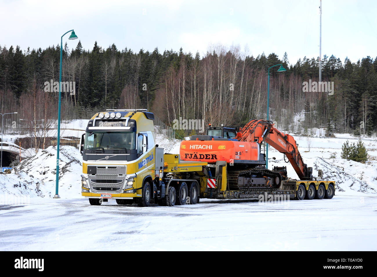 Excavator low loader trailer hi-res stock photography and images - Alamy
