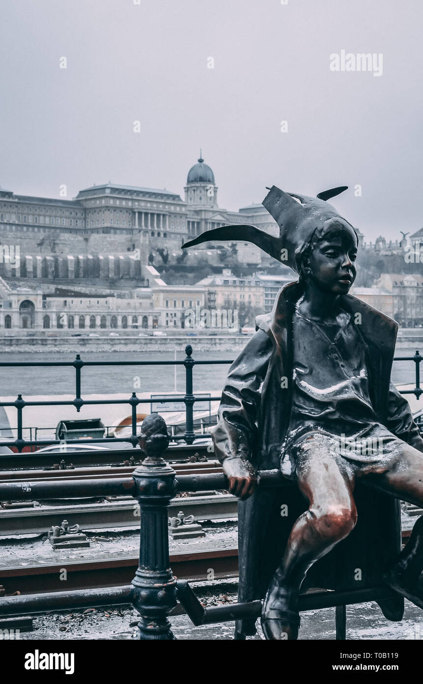 Boy sculpted hi-res stock photography and images - Alamy