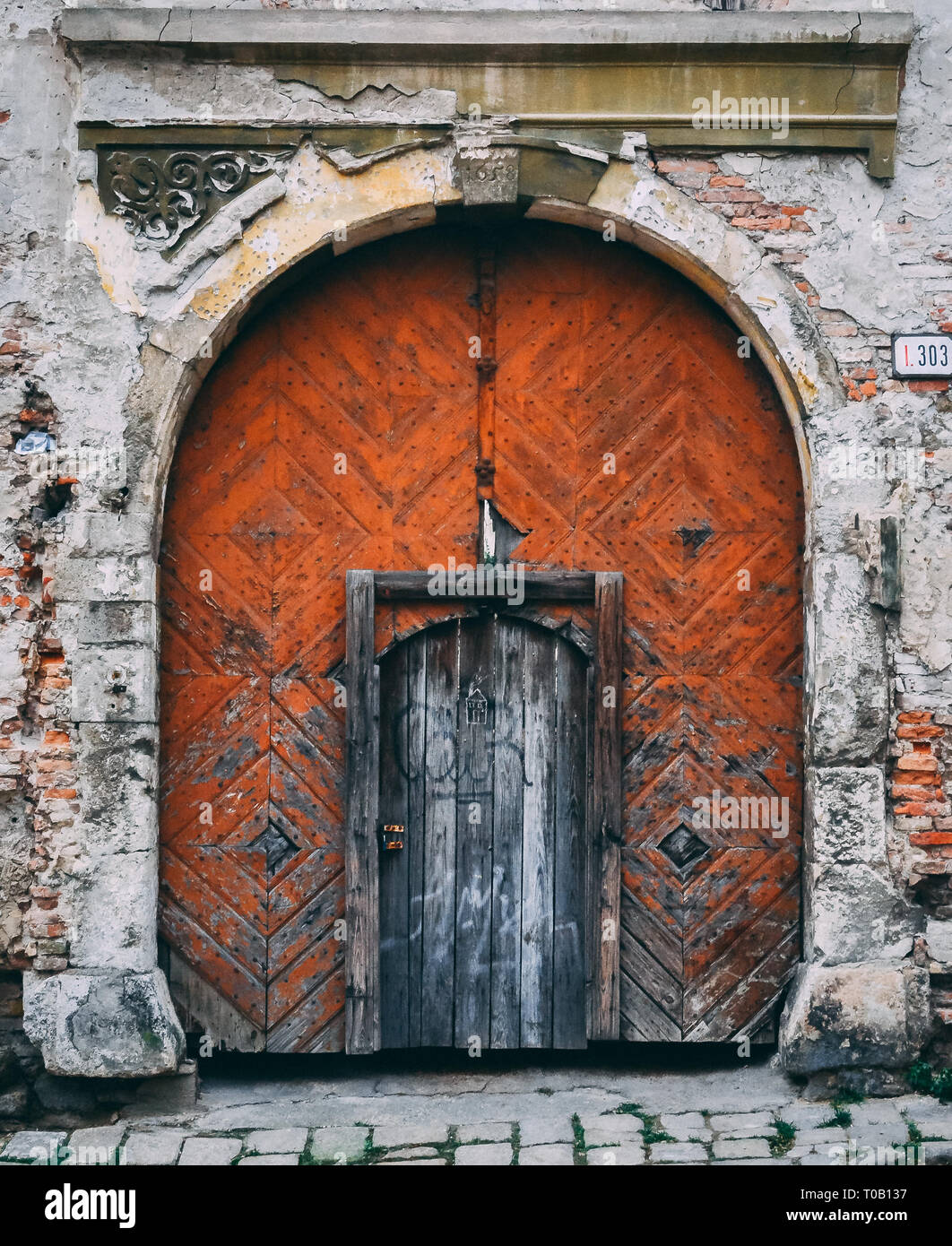 Vintage wooden door in tallinn hi-res stock photography and images - Alamy