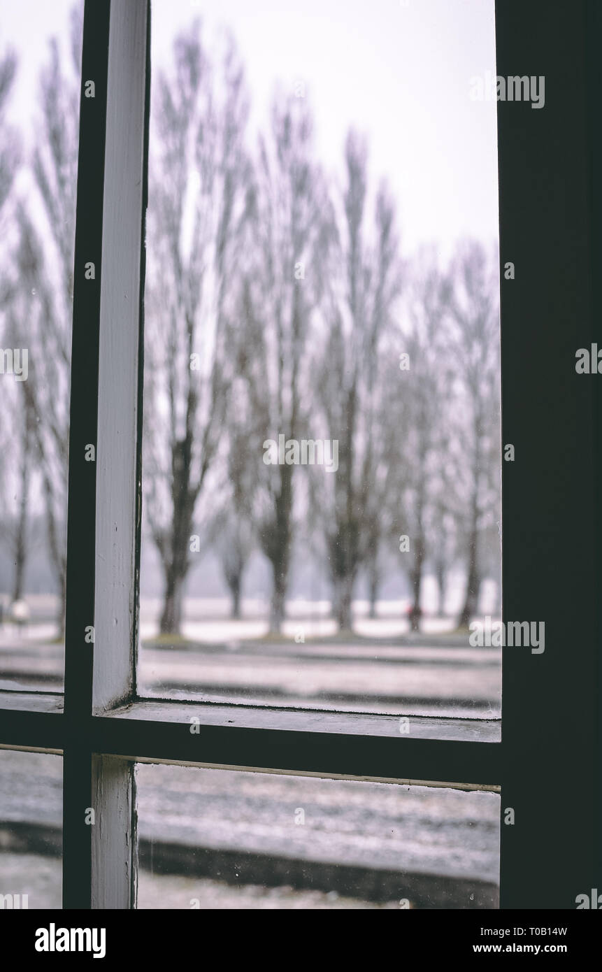 Looking window cozy home snowy hi-res stock photography and images - Alamy