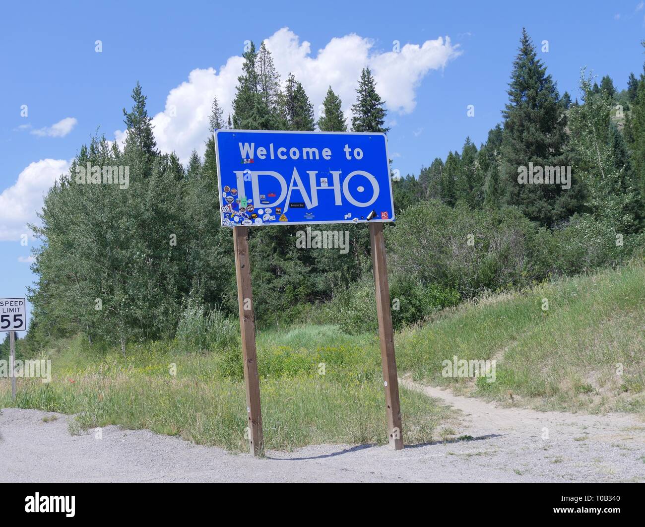 IDAHO, USA--AUGUST 2018: Wide shot of a Welcome to Idaho sign at Teton ...