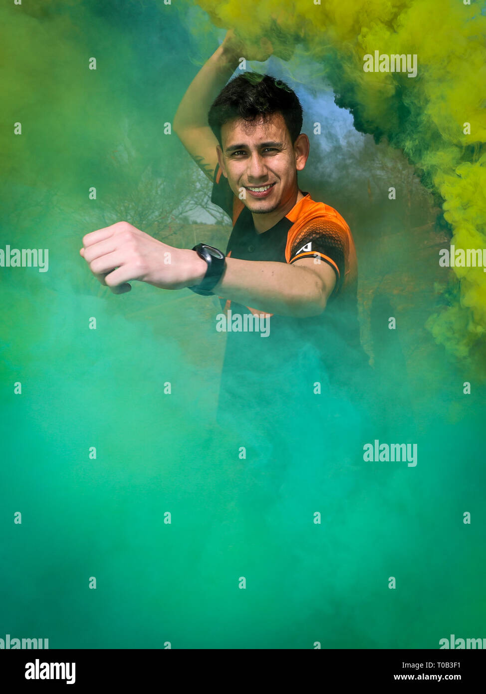 Pumps Smoke, smoke, colored smoke, Naranjeros, bombas de Humo, humo ...