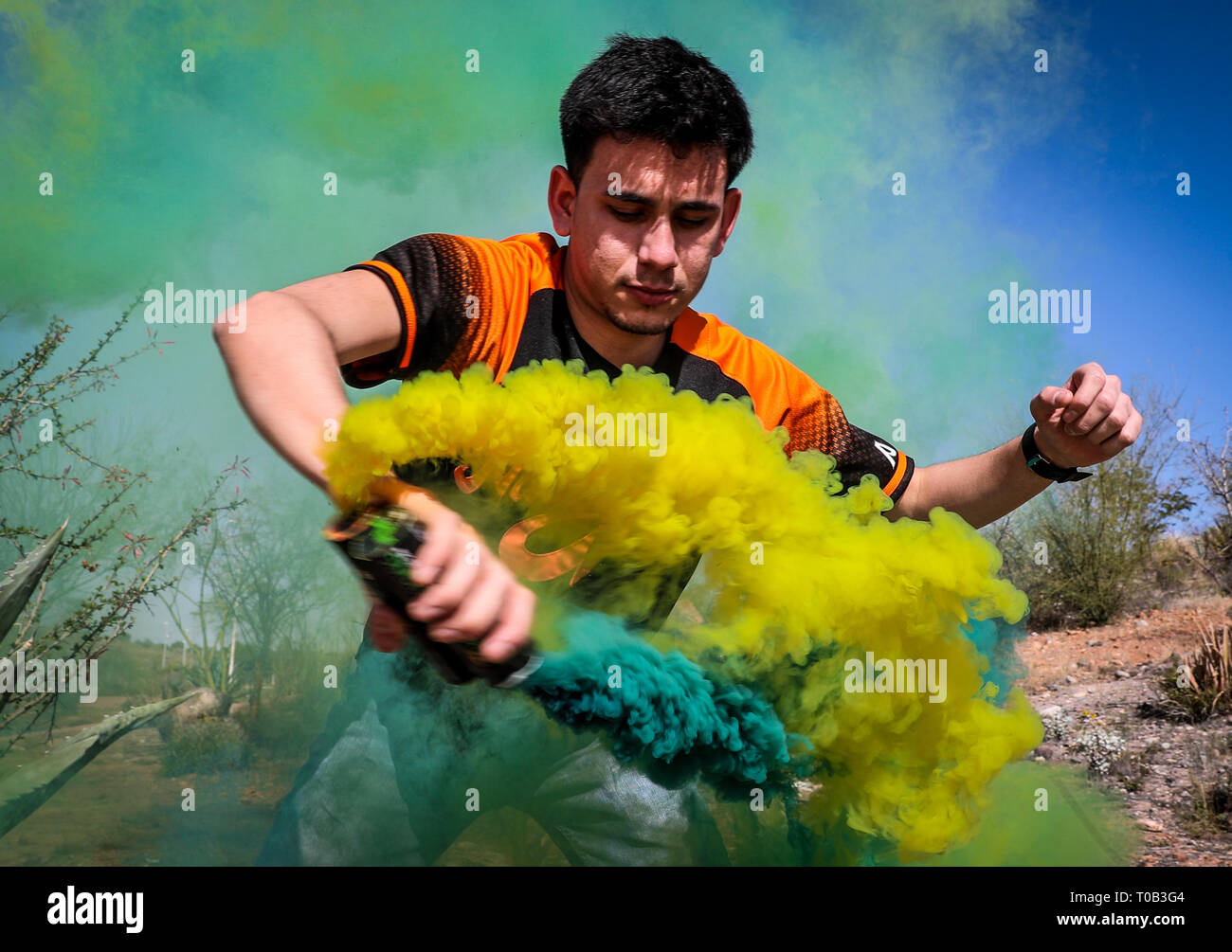 Pumps Smoke, smoke, colored smoke, Naranjeros, bombas de Humo, humo ...