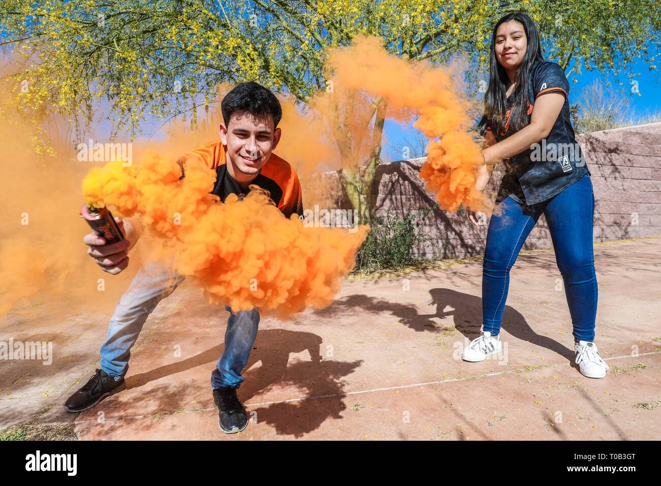 Pumps Smoke, smoke, colored smoke, Naranjeros, bombas de Humo, humo ...