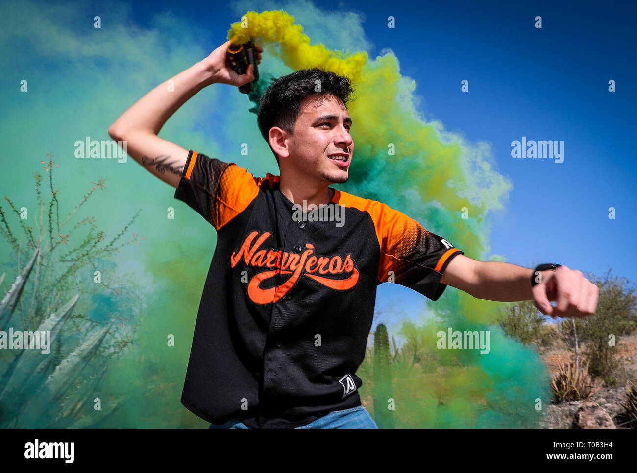 Pumps Smoke, smoke, colored smoke, Naranjeros, bombas de Humo, humo ...