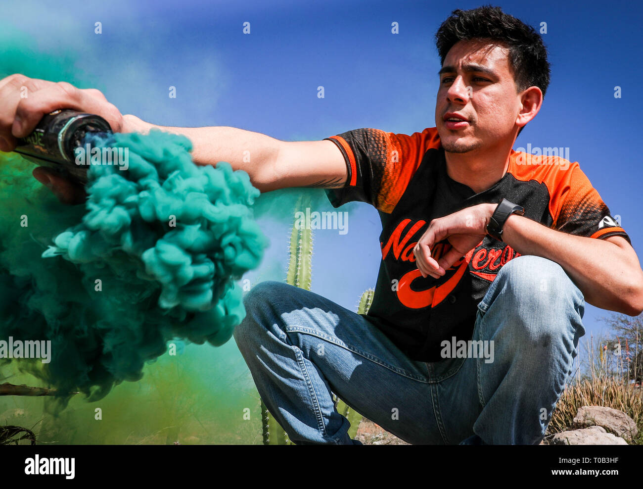 Pumps Smoke, smoke, colored smoke, Naranjeros, bombas de Humo, humo ...