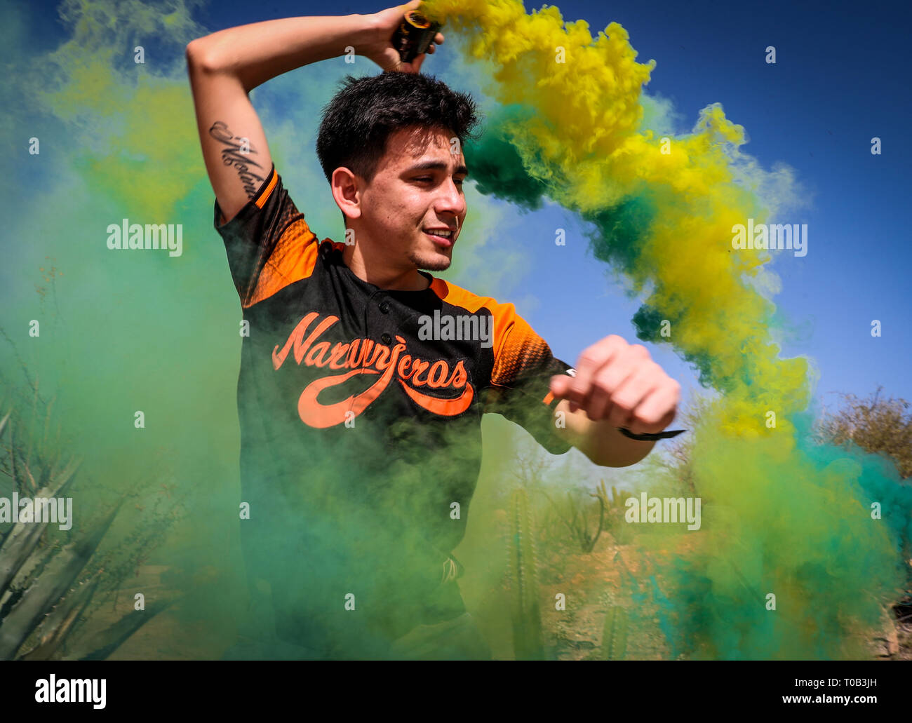 Pumps Smoke, smoke, colored smoke, Naranjeros, bombas de Humo, humo ...