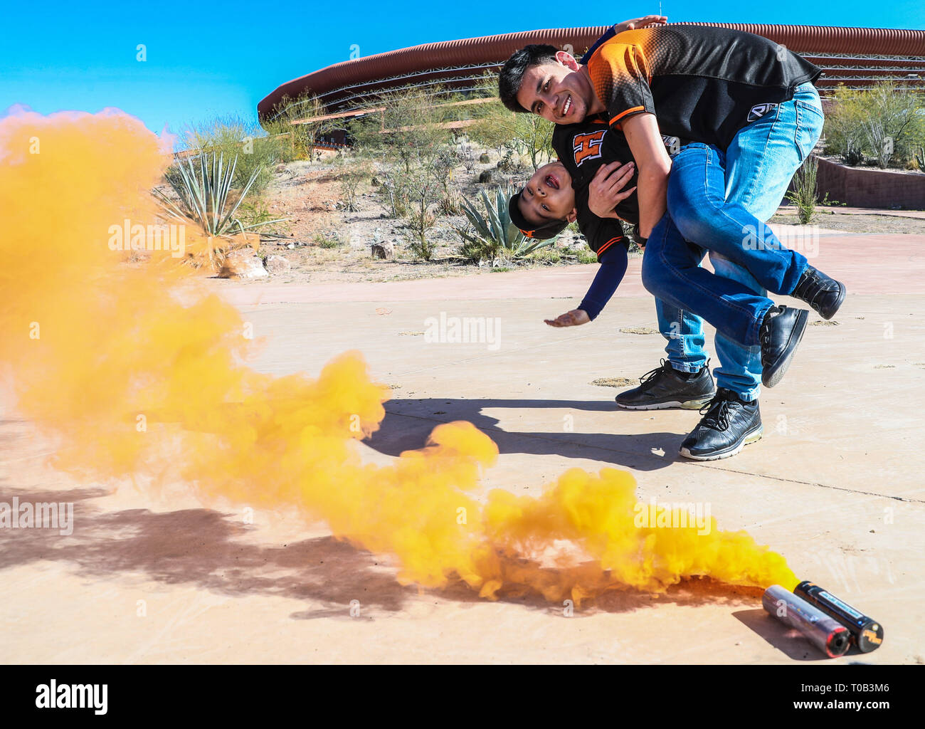 Pumps Smoke, smoke, colored smoke, Naranjeros, bombas de Humo, humo ...