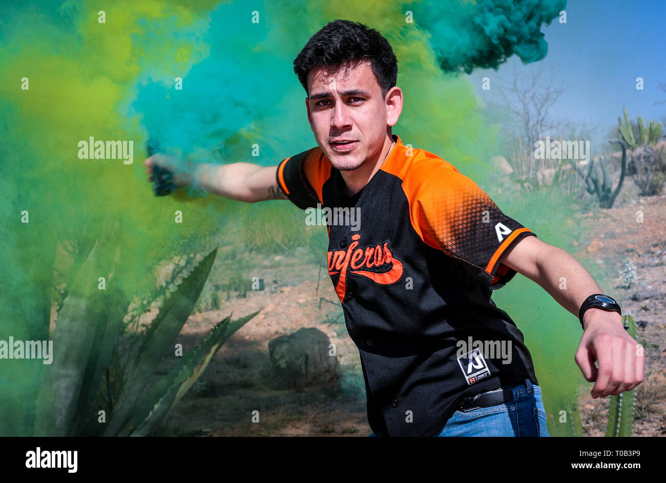 Pumps Smoke, smoke, colored smoke, Naranjeros, bombas de Humo, humo ...