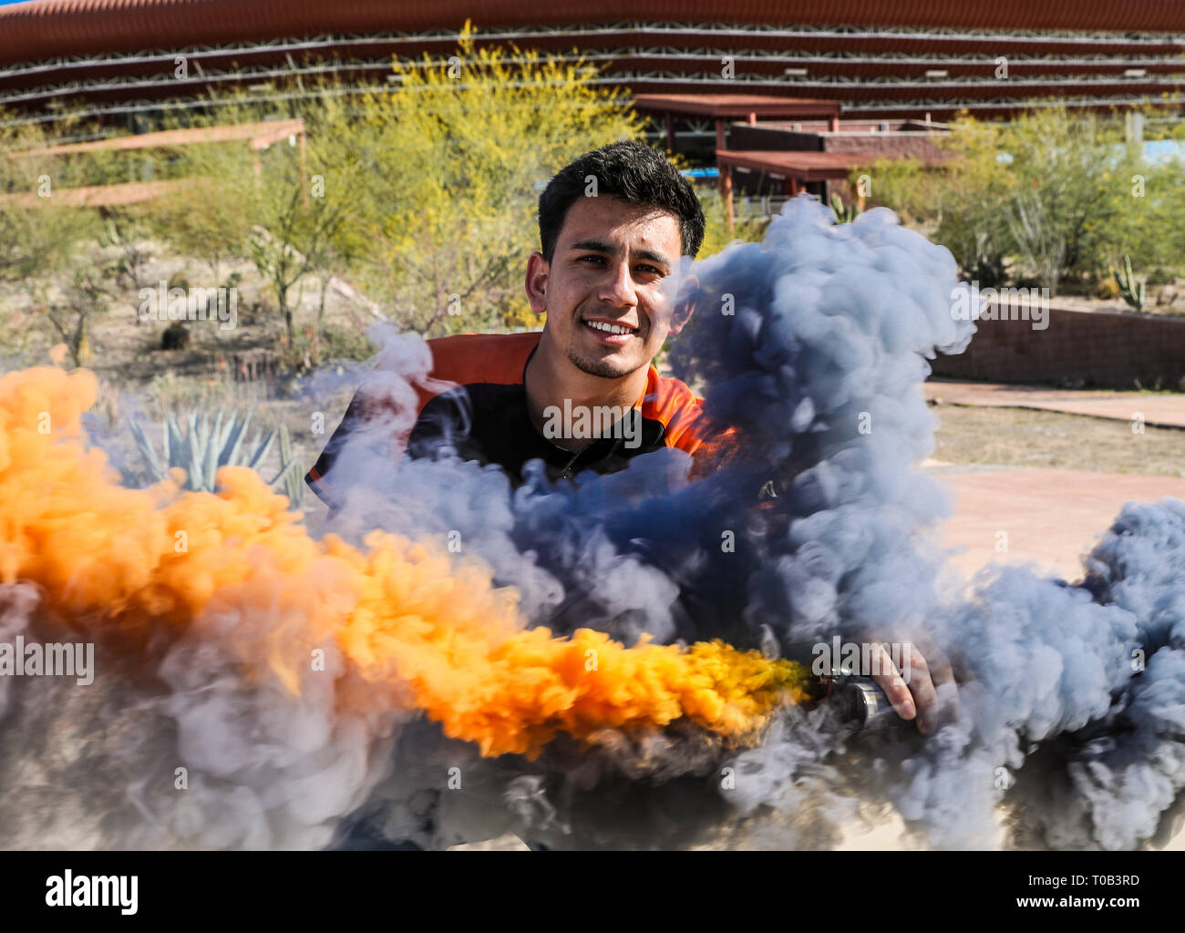 Pumps Smoke, smoke, colored smoke, Naranjeros, bombas de Humo, humo ...