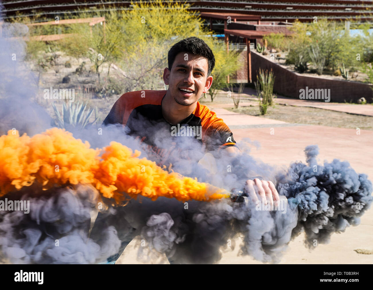 Pumps Smoke, smoke, colored smoke, Naranjeros, bombas de Humo, humo ...