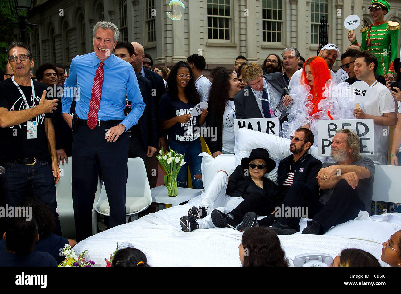 New York, NY, USA. 13 Sep, 2018. Brian Rothschild, Bill de Blasio, Yoko ...