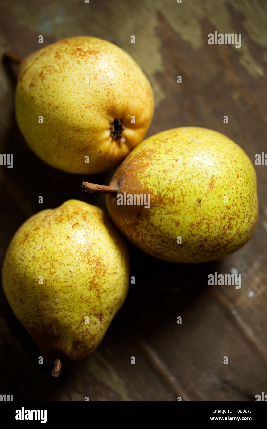 Russet pear leaf hi-res stock photography and images - Alamy