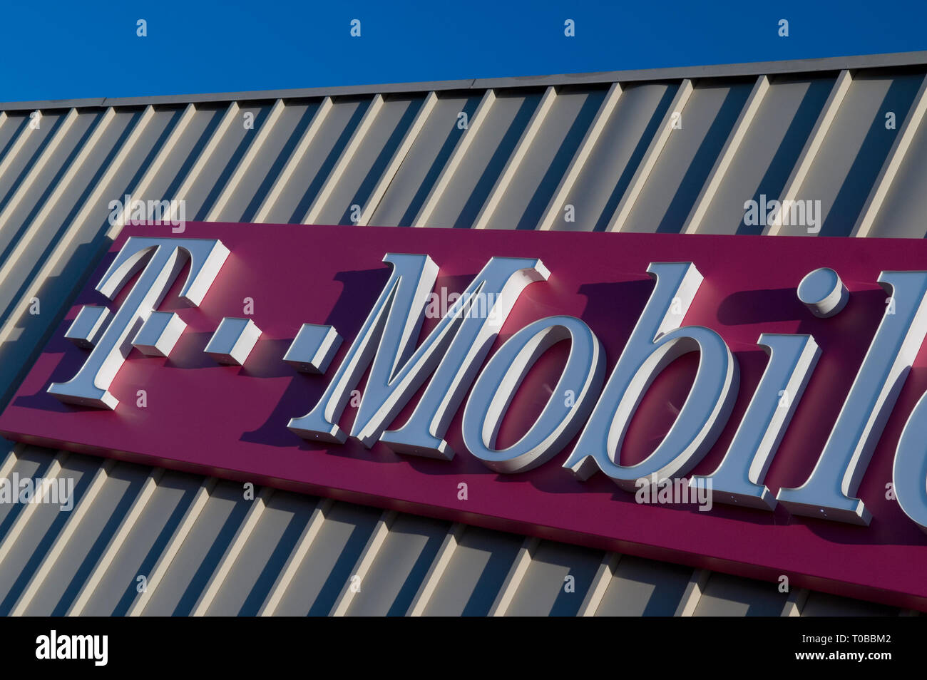 Tmobile phone hi-res stock photography and images - Alamy
