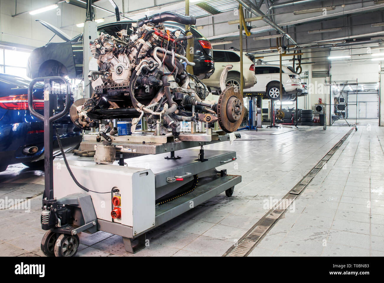 Engine, automatic transmission and chassis of the car on an electron ...