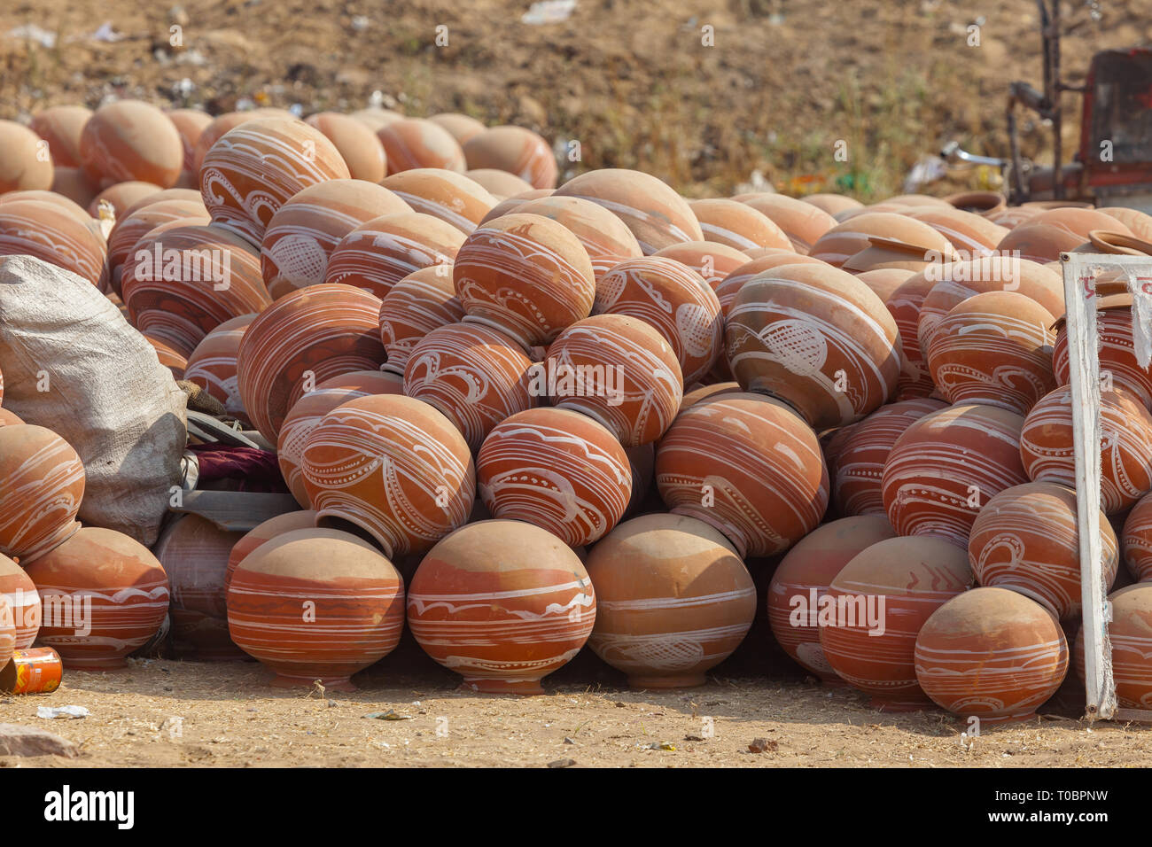 Indian clay pots hi-res stock photography and images - Alamy