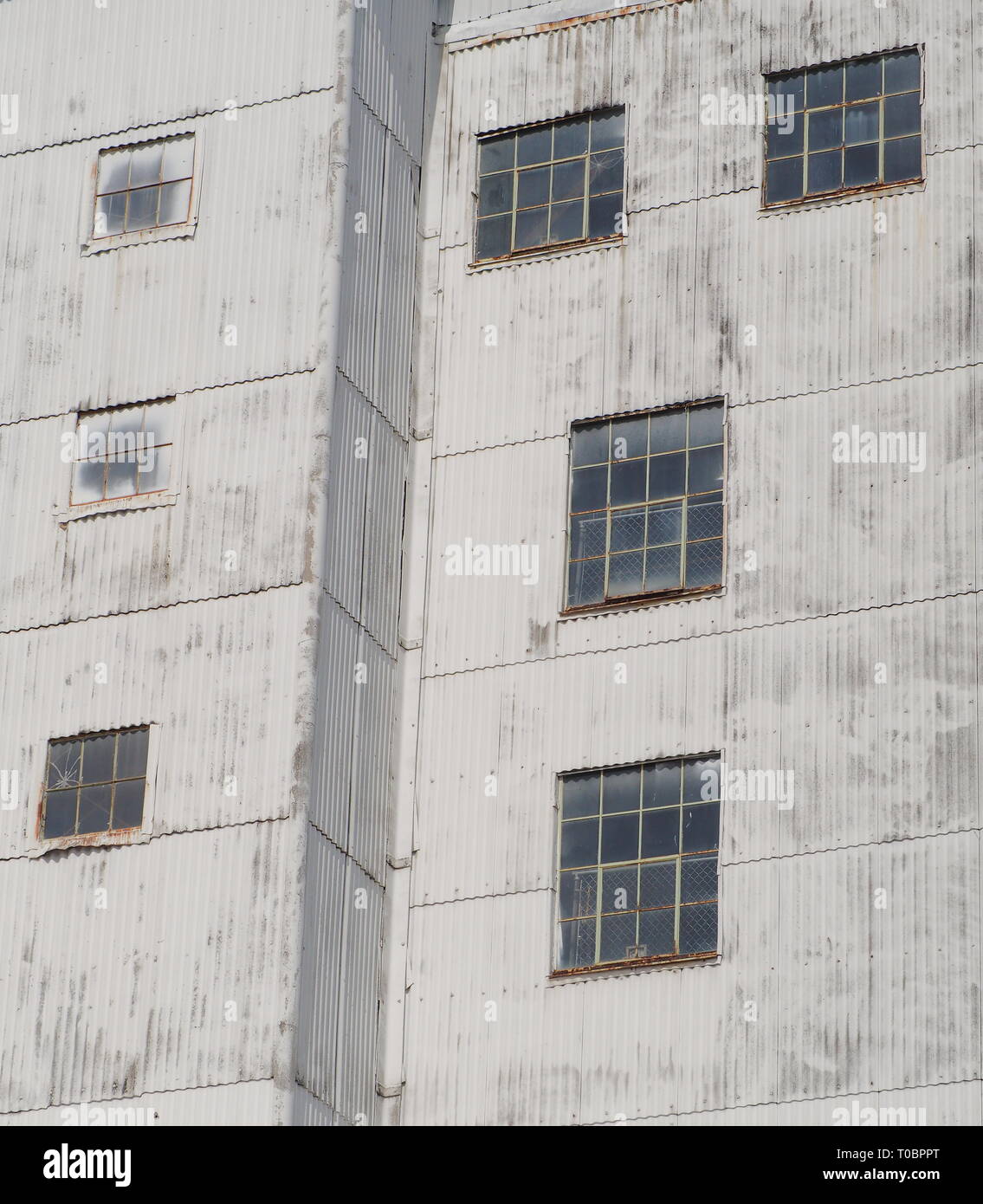 Grain elevator silo hi-res stock photography and images - Alamy